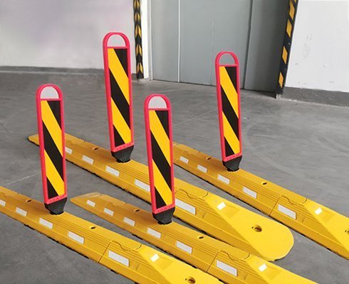 32 Inch 800mm Rubber Base Highway Lane Separator Curb System with ...